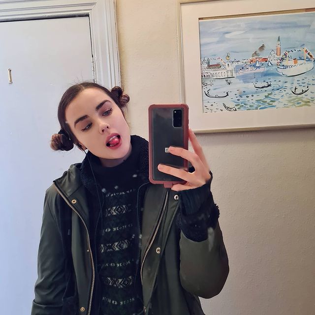 Danielle Sharp image