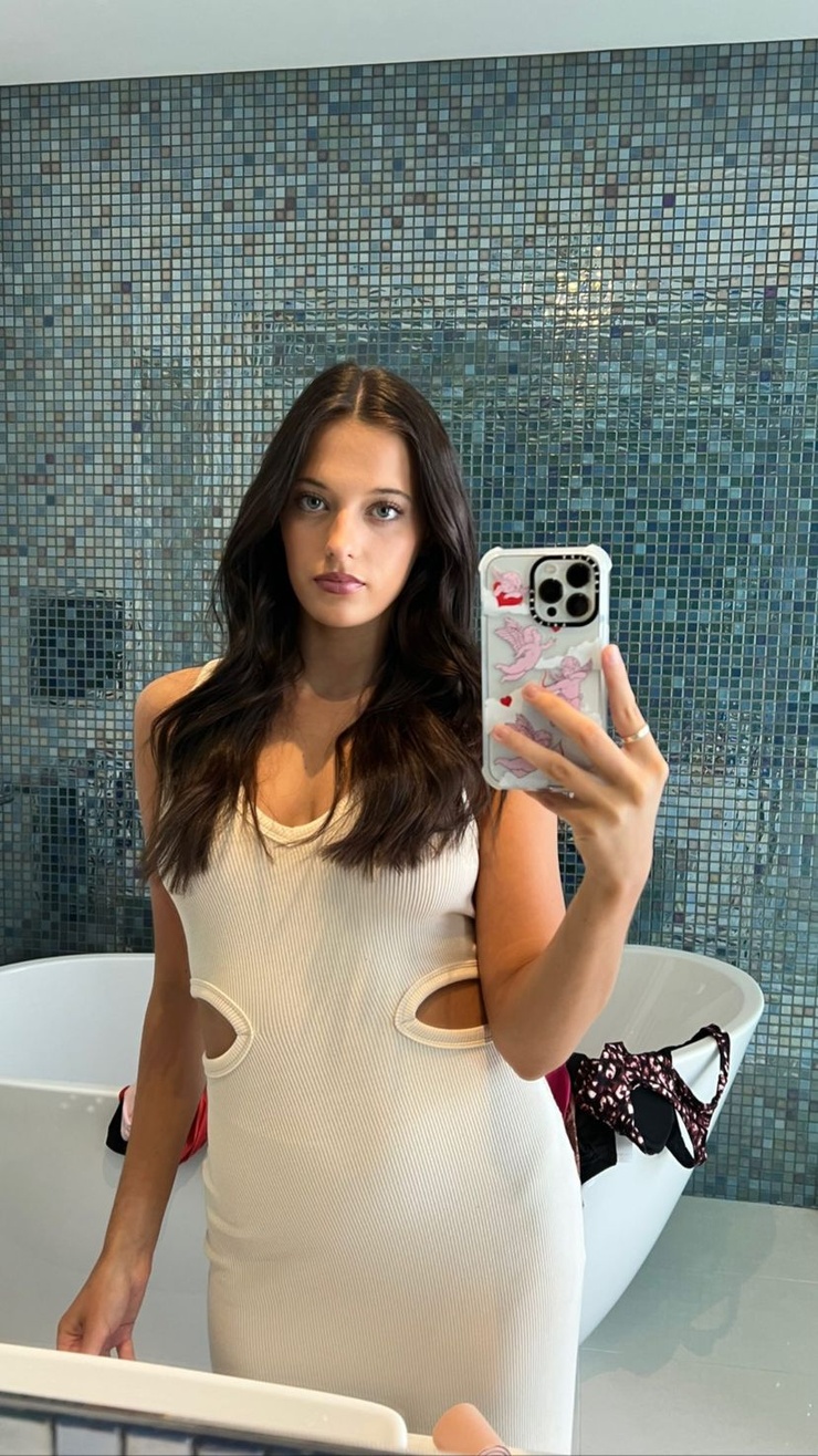 Picture of taya brooks