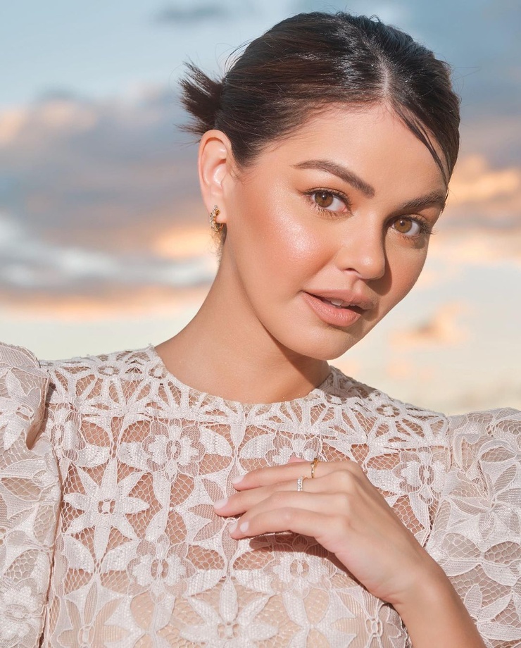 Picture of Janine Gutierrez