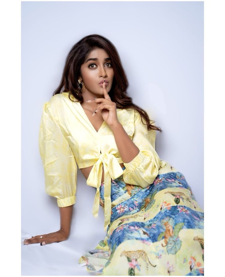 Picture of Dimple Hayathi