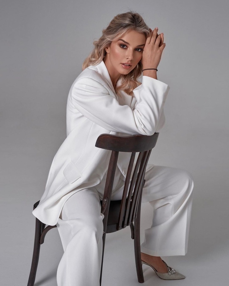 Picture of Angelina Aisman