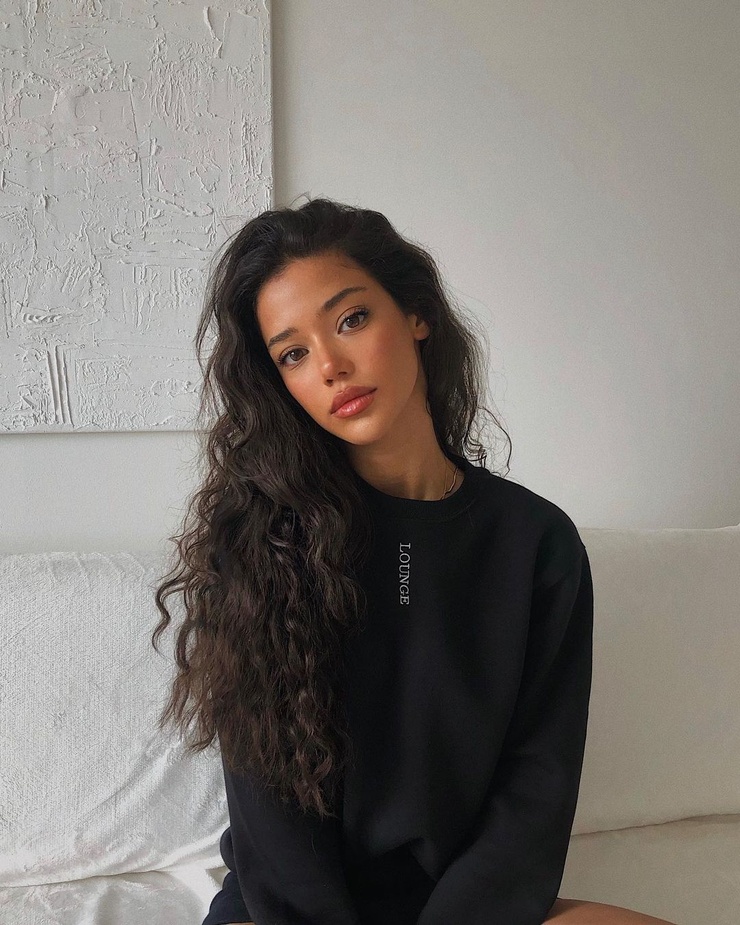 Picture of dina denoire