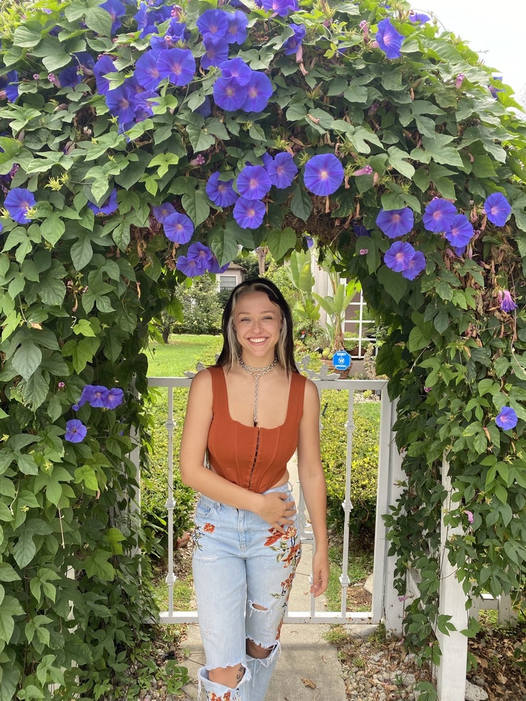 Picture of Sabrina Nichole.