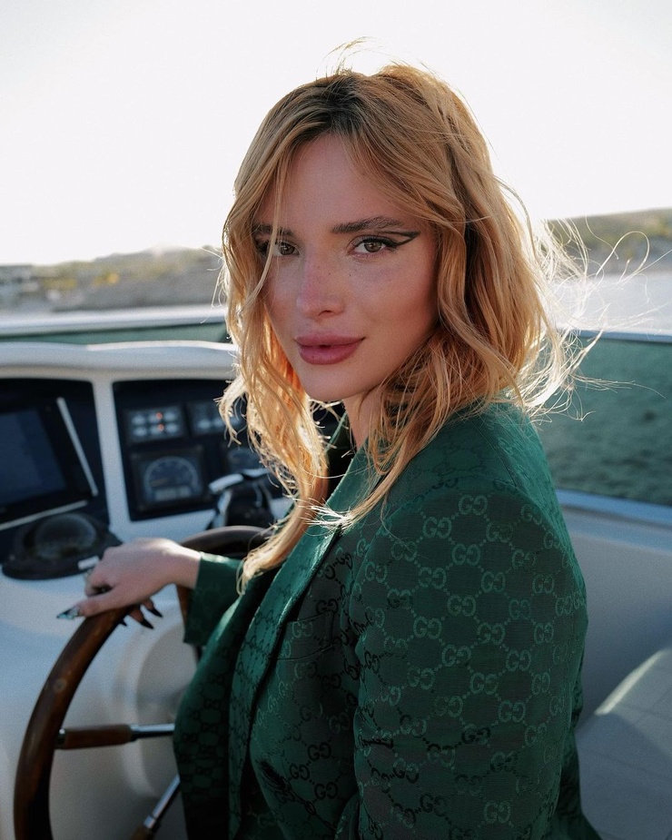 Bella Thorne picture