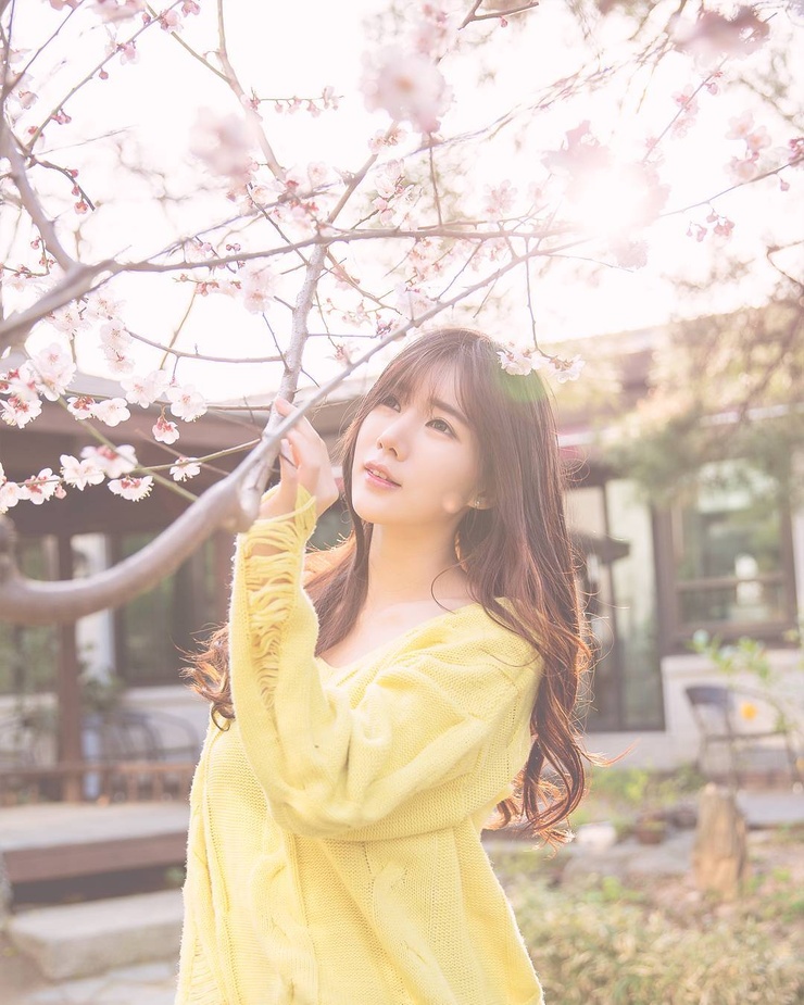 Picture of Song Ju Ah