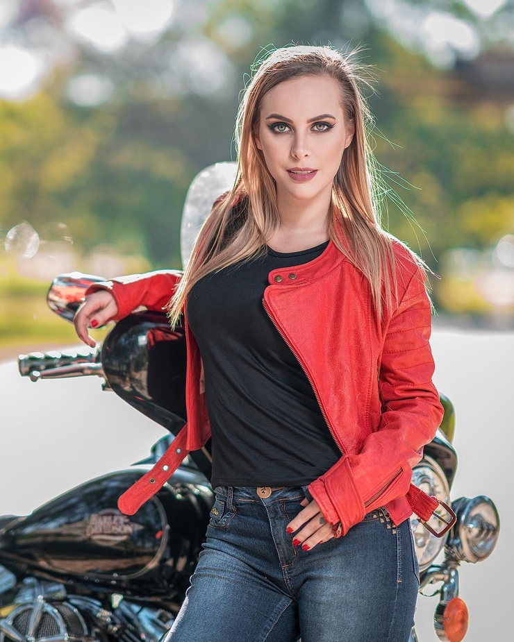 Picture Of Agustina Bruenner