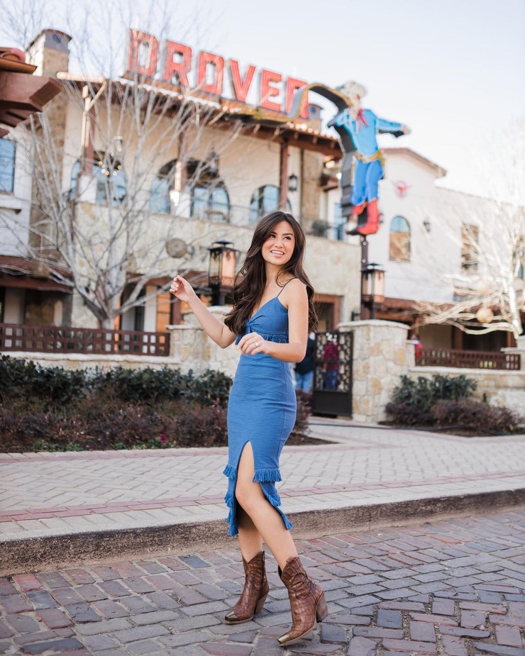 Picture of Caila Quinn