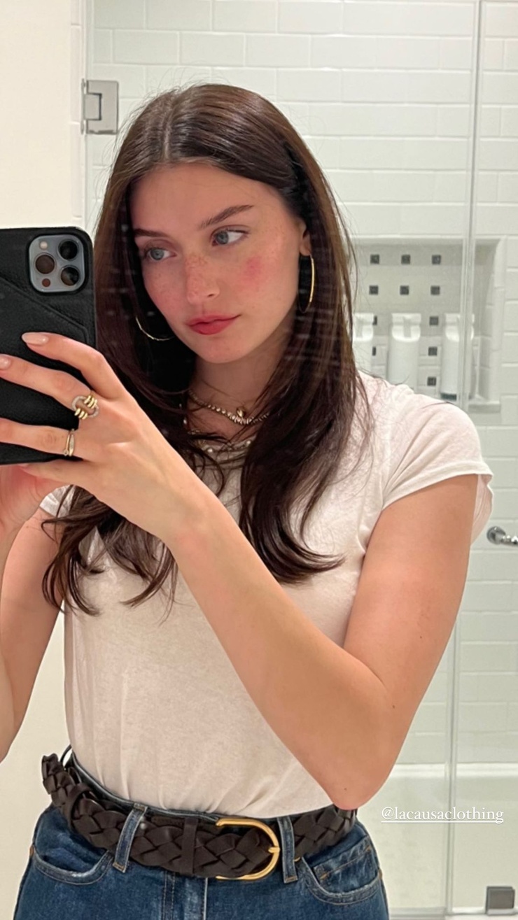 Jessica Clements image