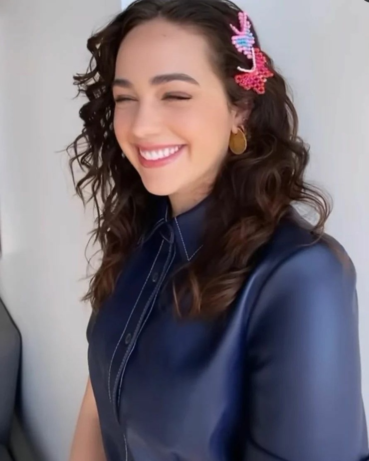 Picture of Mary Mouser