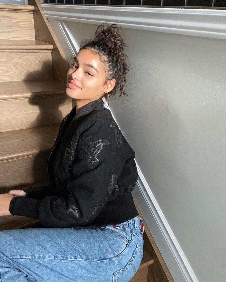 Picture of Alexis Carrington