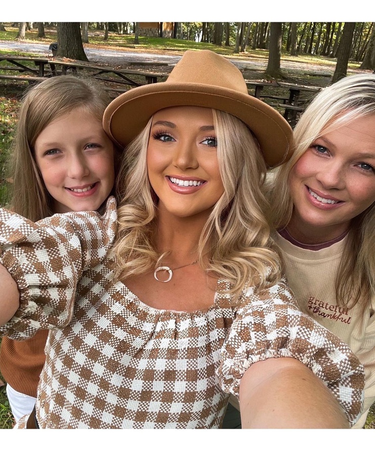 Tayler Nicole picture