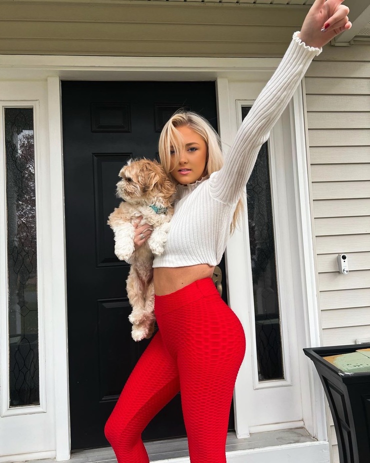 Picture of Tayler Nicole