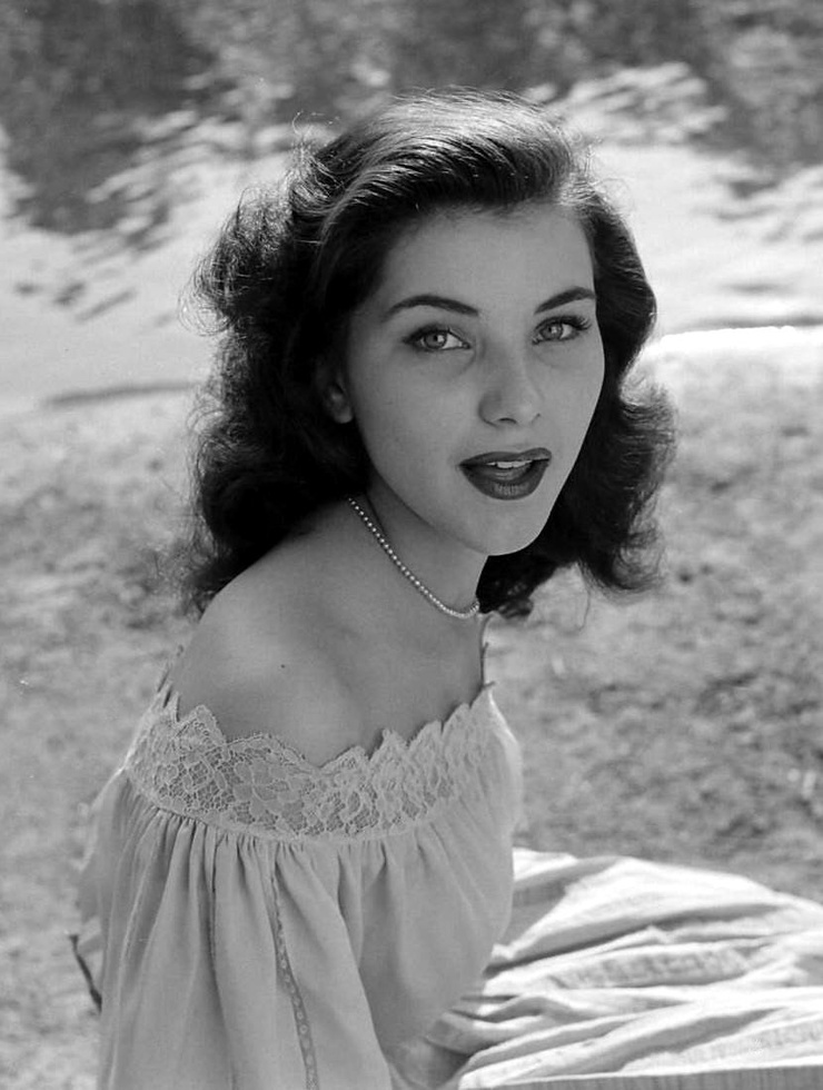 Picture of Debra Paget