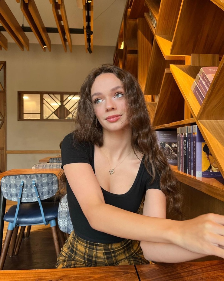 Picture of Ava F Grace