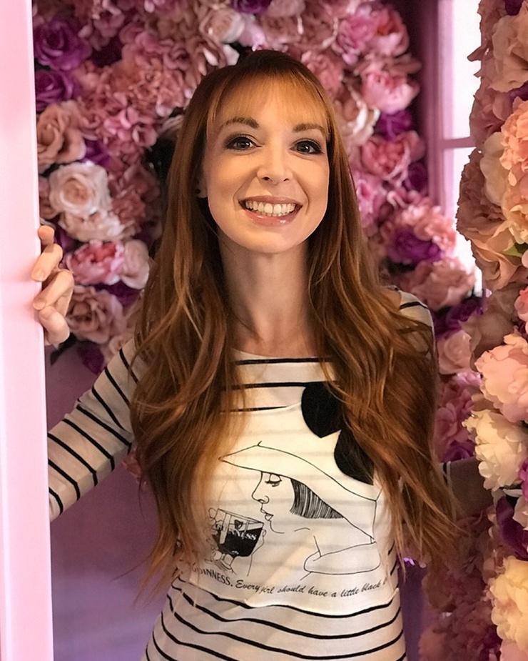 Lisa Foiles picture