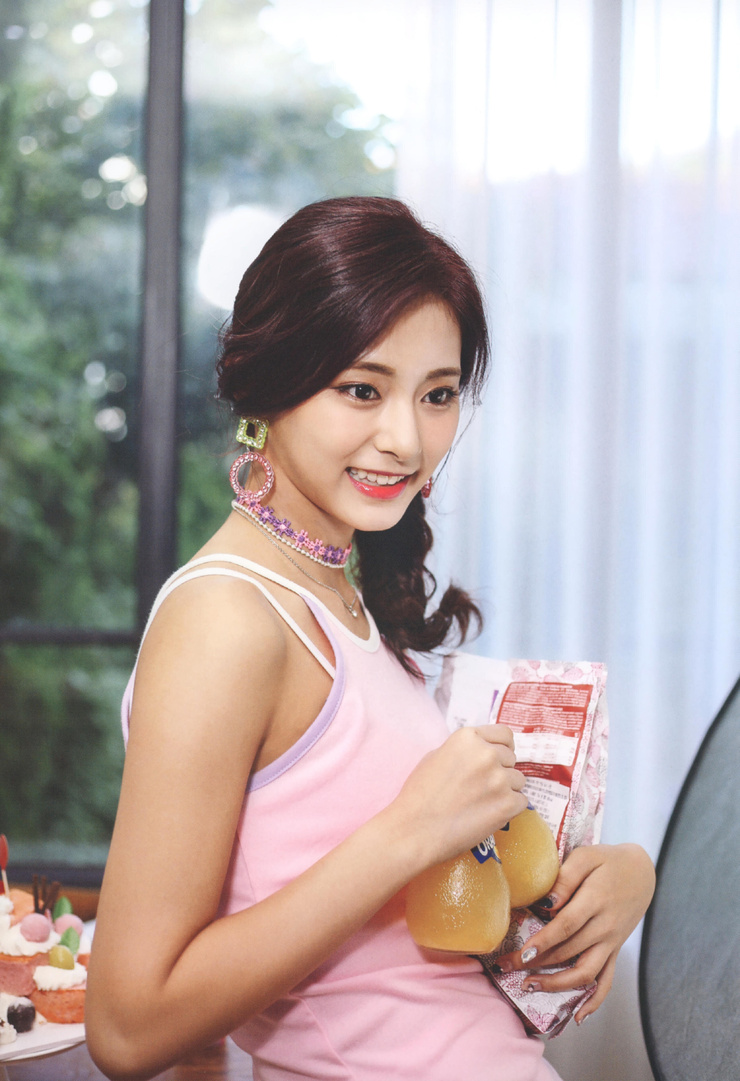 Picture of Chou Tzu-yu (Tzuyu)