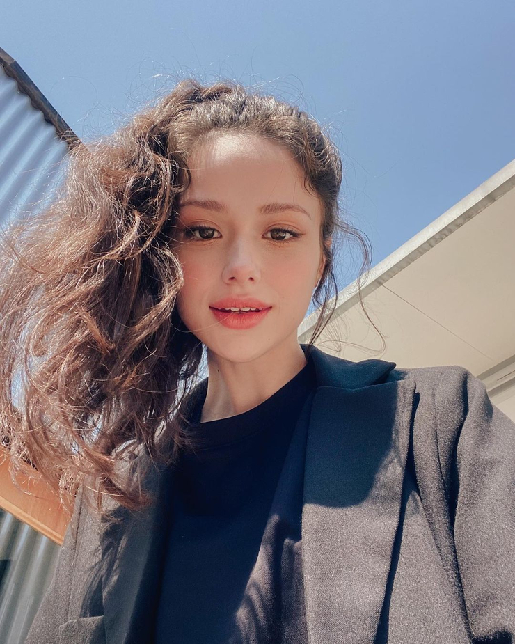 Picture of Lisa Rosh