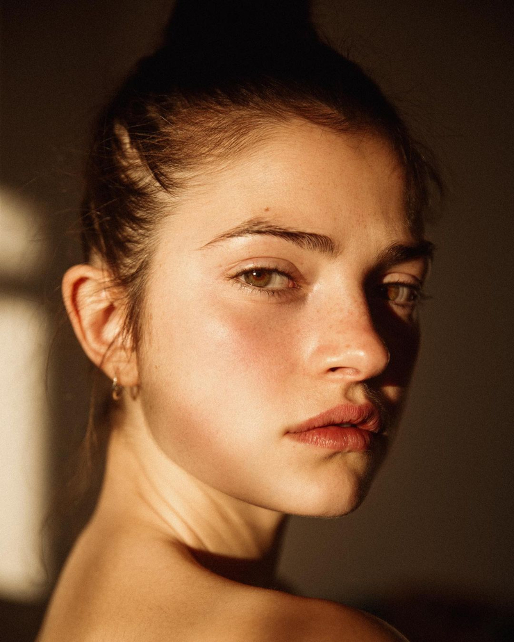 Picture of Eve Dumon
