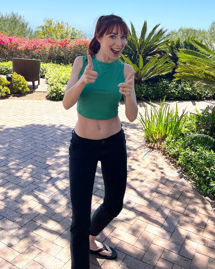 Lisa Foiles image