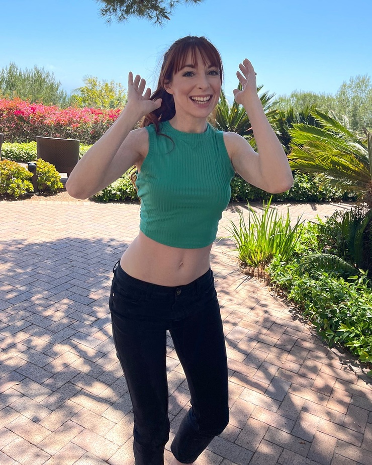 Lisa Foiles picture