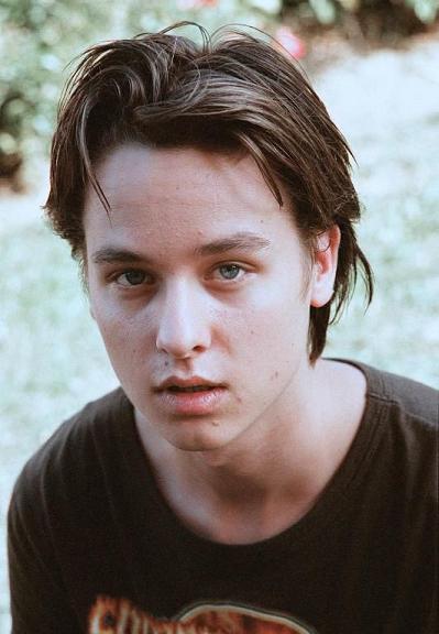 Picture of Tom Schilling