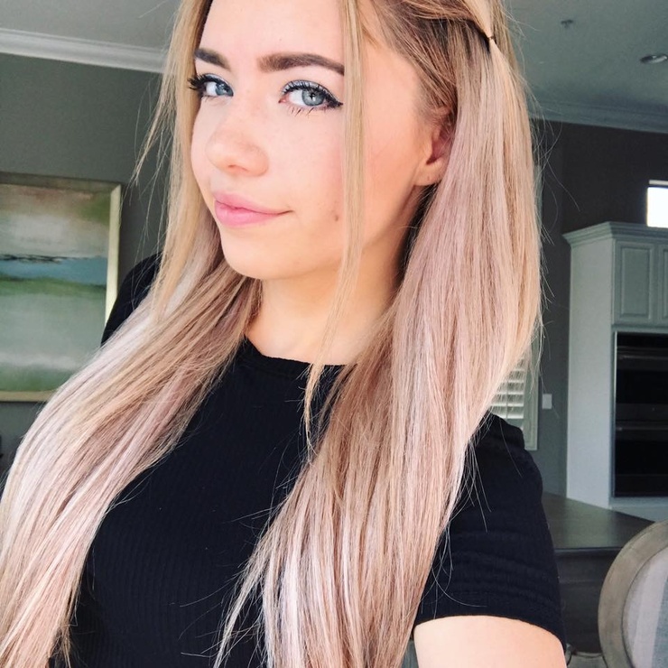 Picture of Tory Weeks