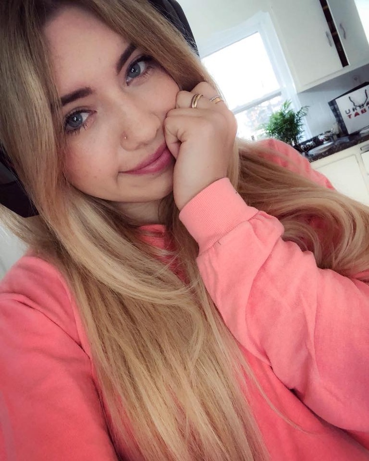 Picture of Tory Weeks