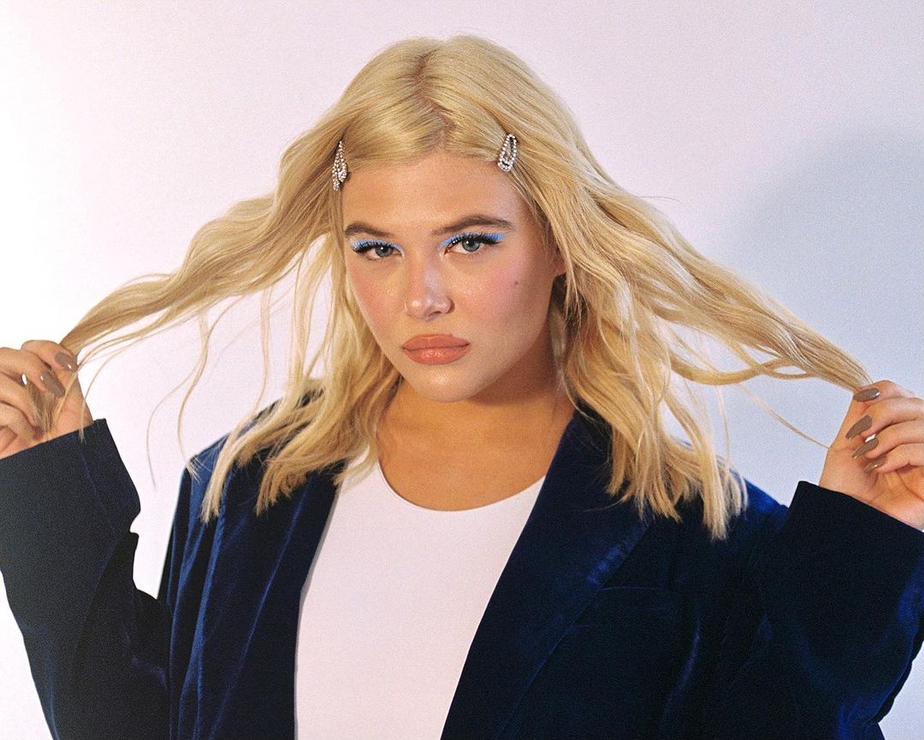 Victoria Lamas image