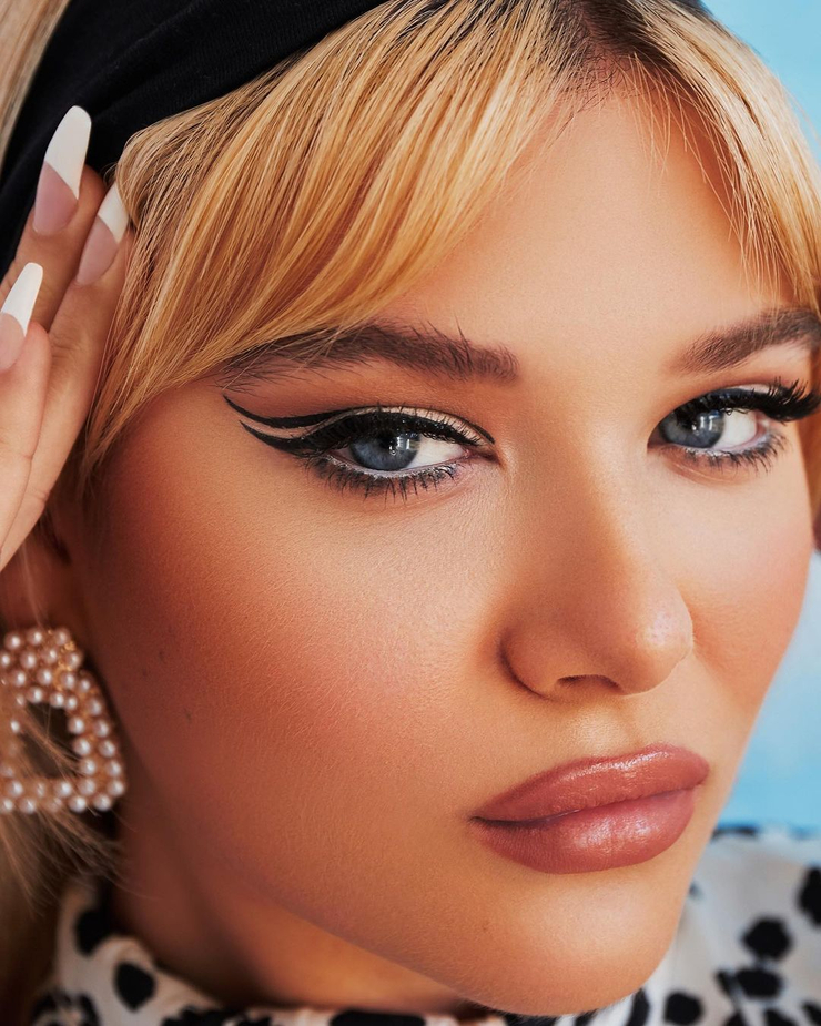 Picture of Victoria Lamas