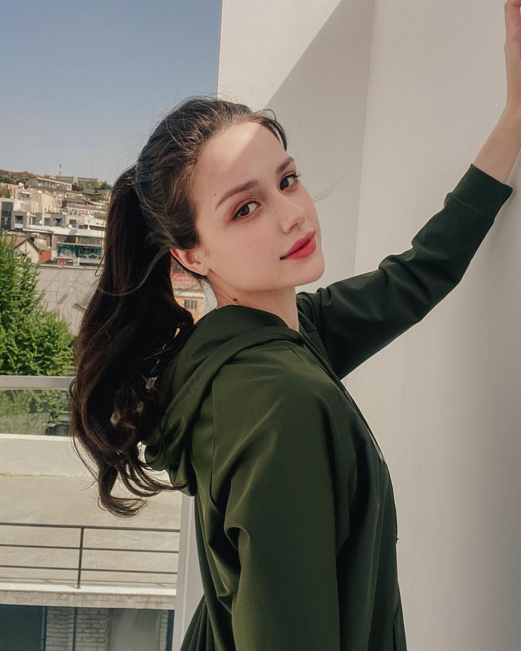 Picture of Lisa Rosh