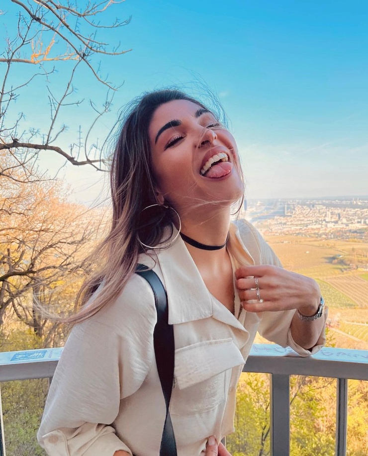 Picture of Melli Netre