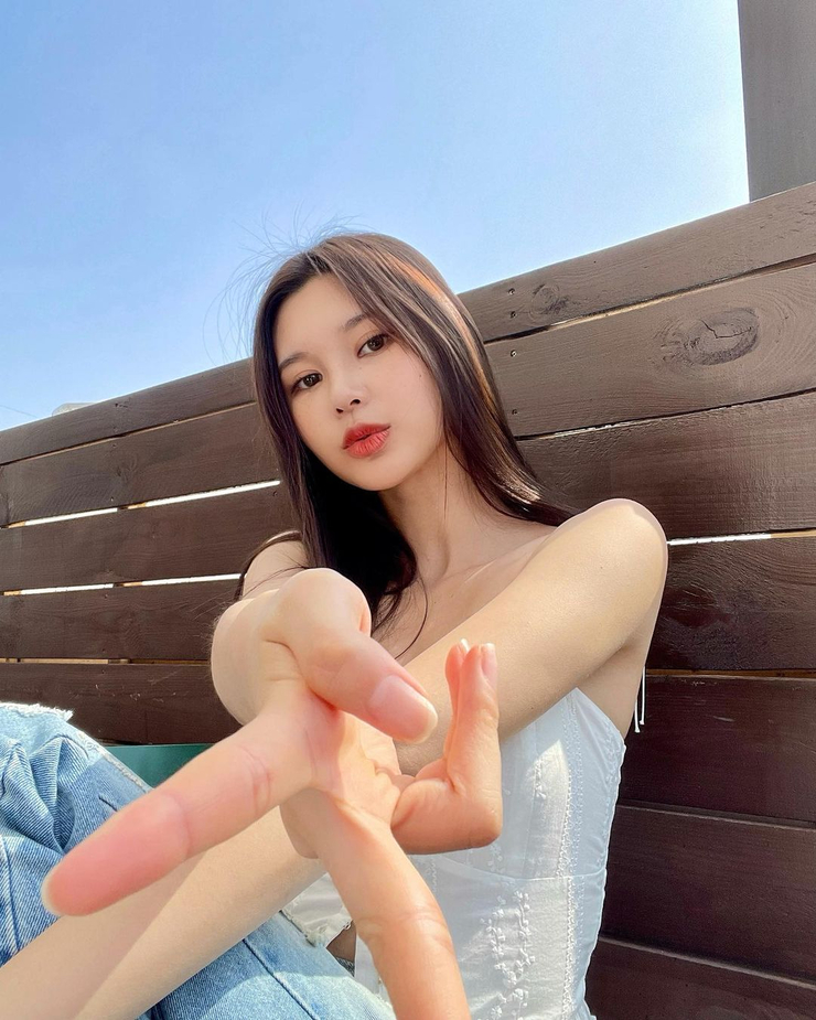 Picture of Shin Eun-ji