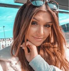 Picture of Gerda Lewis.