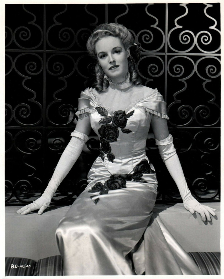 Gloria Lloyd Roberts