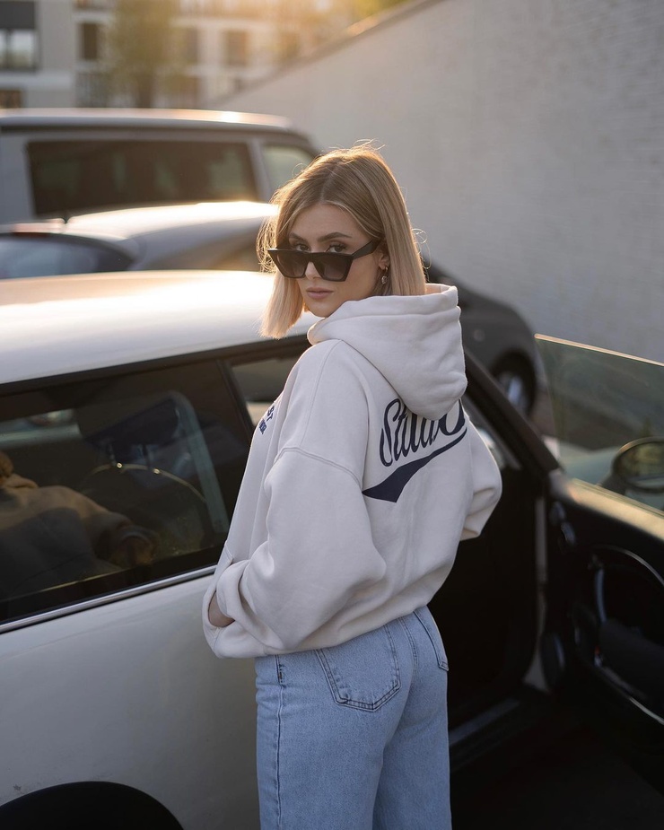 Laura Michelle picture