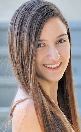 Picture of Claire Evans