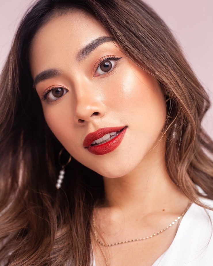 Picture of Claudia Novira