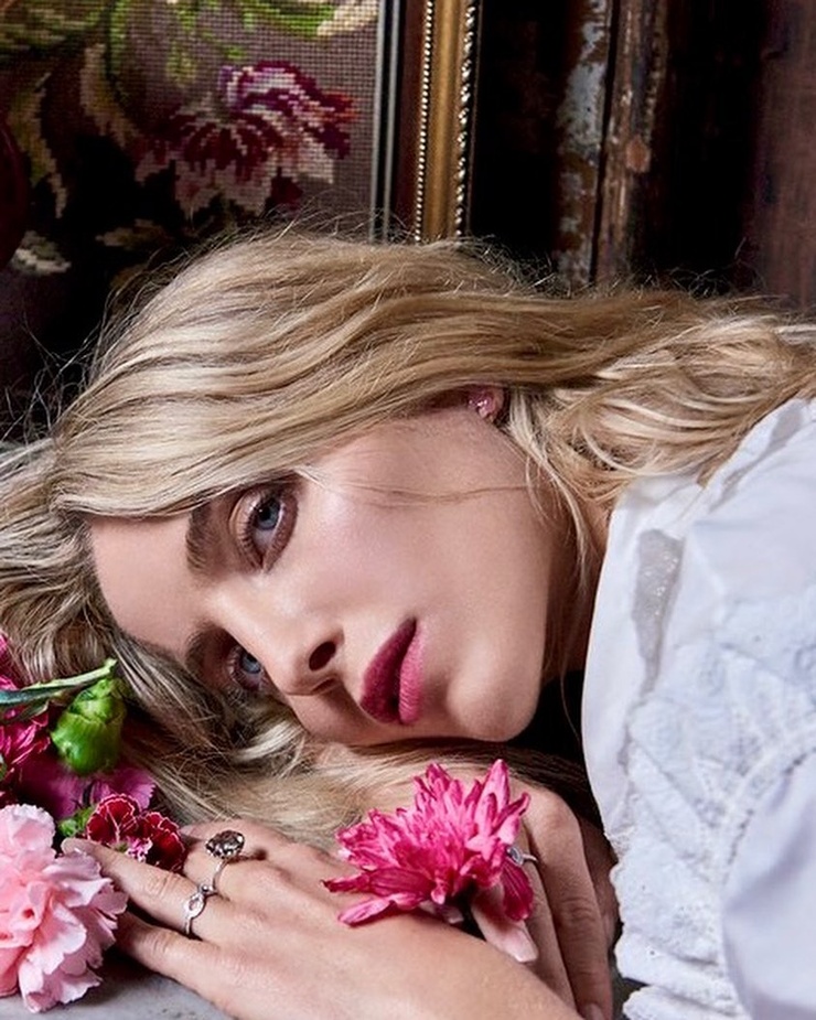 Picture of Annabelle Wallis