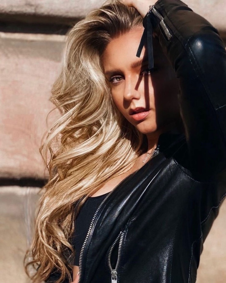 Picture of Lisa Rsk.