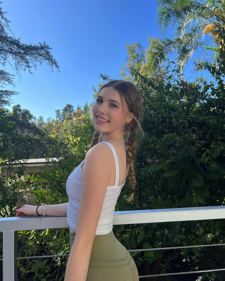 Picture of Mila Brener