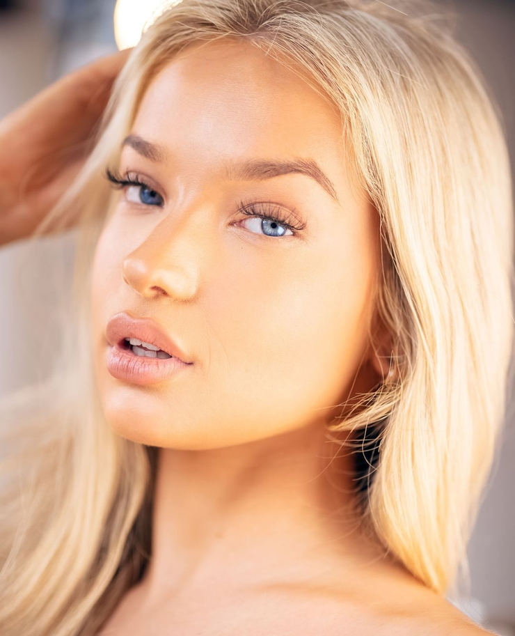 Image of Katie Elliott