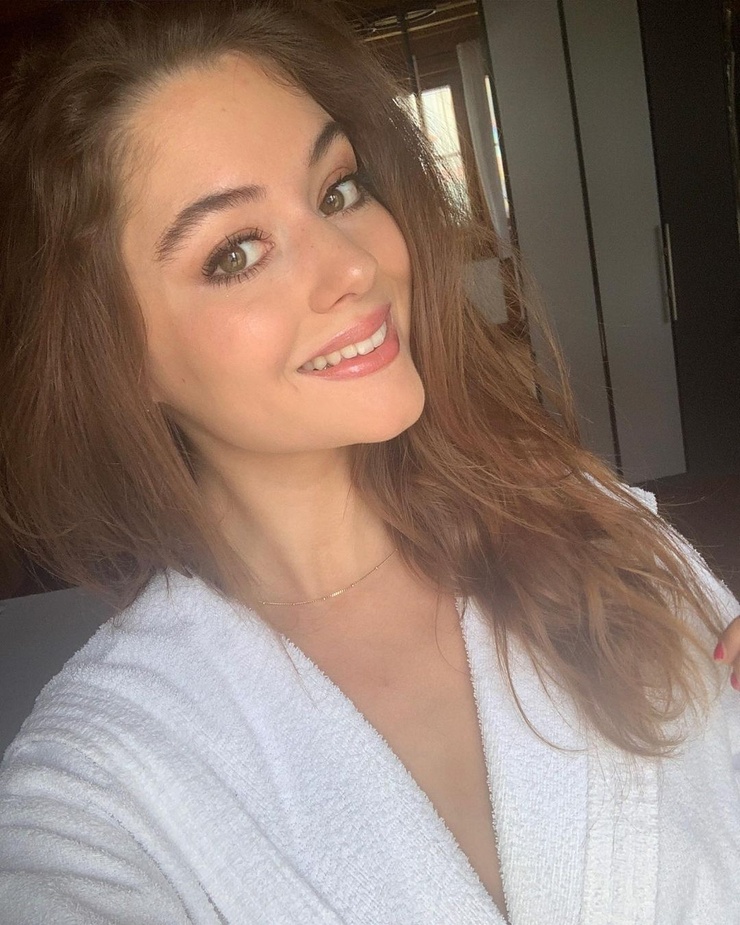 Picture of Zoelle Frick