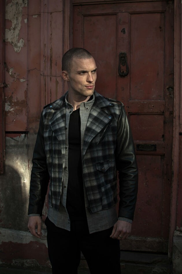 Picture of Ed Skrein