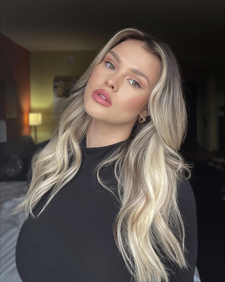 Picture of Kinsey Wolanski