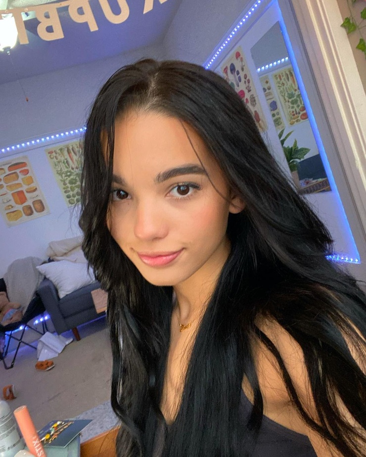 Picture of Ari Davis Gold