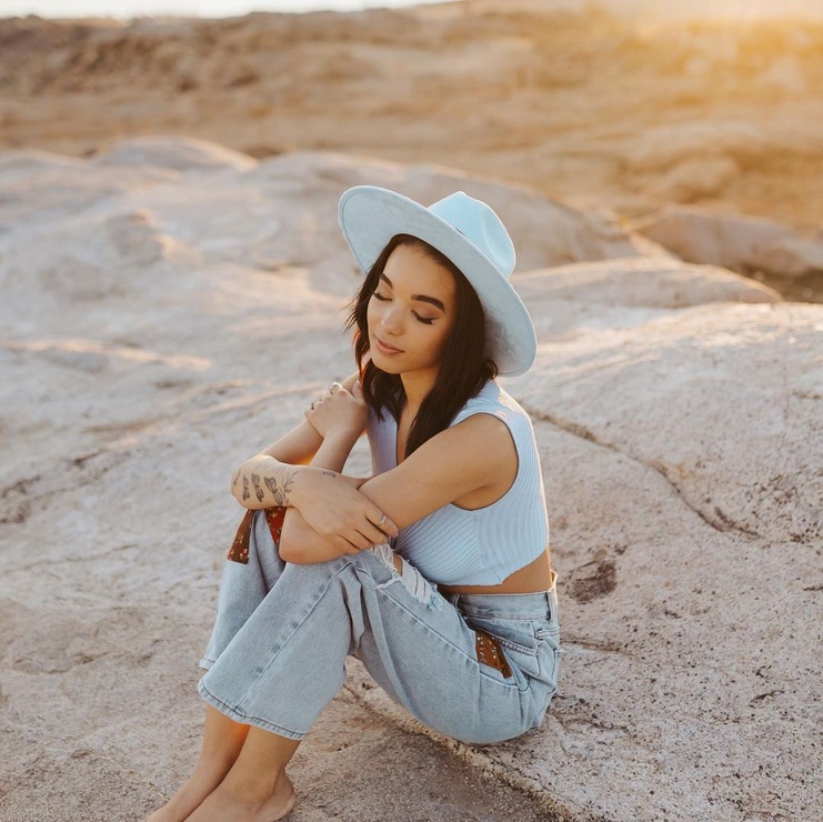 Ari Davis Gold image