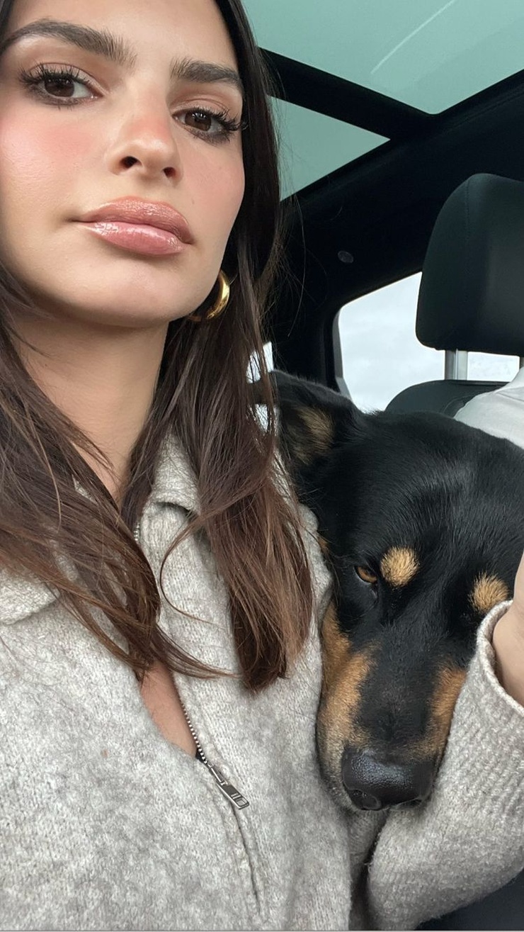 Image of Emily Ratajkowski