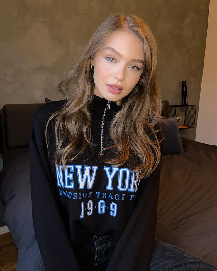 Picture of Maria Reina