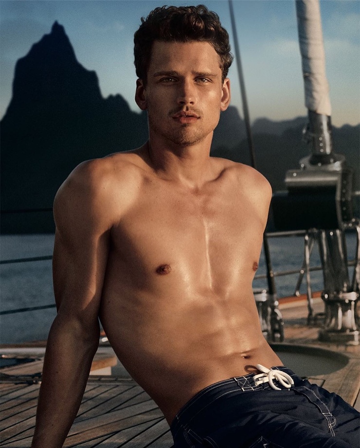 Picture of Simon Nessman