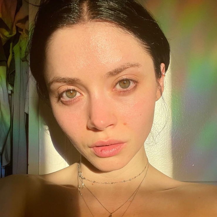 Picture of Alina Lee